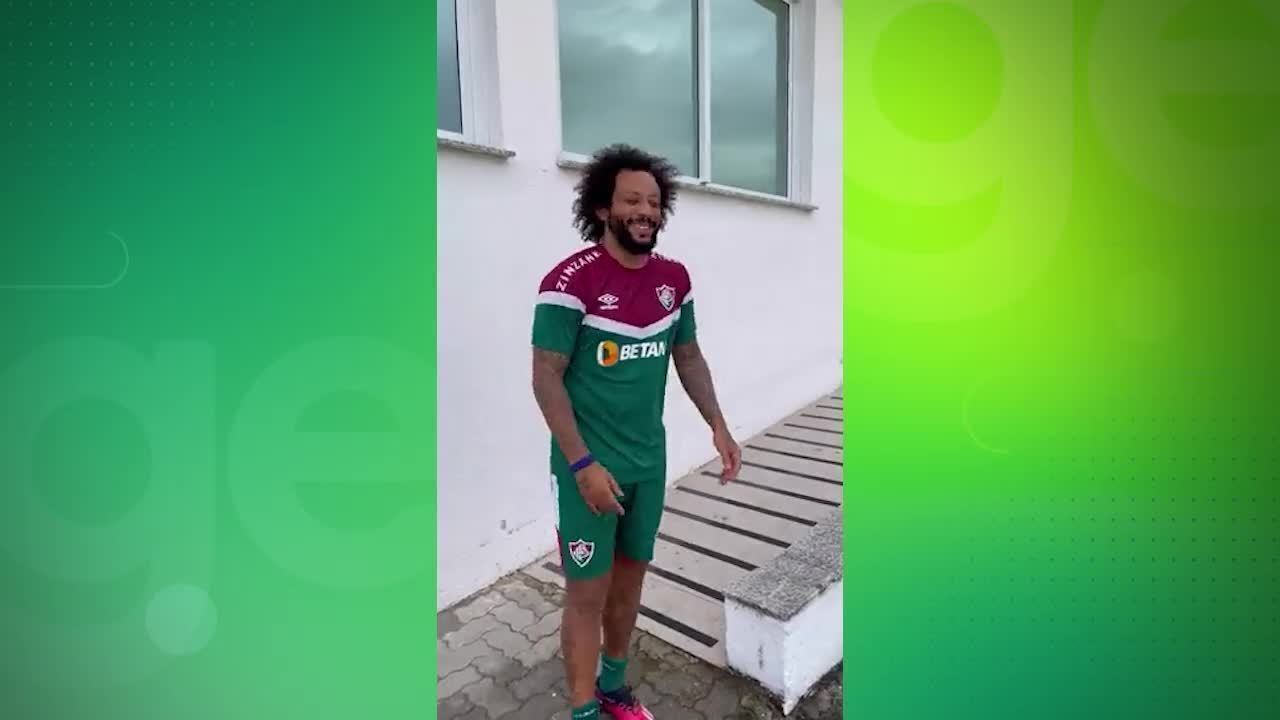 Vídeo: Fluminense brinca com Marcelo, aniversariante do dia ... Vídeo: Fluminense brinca com Marcelo, aniversariante do dia ...