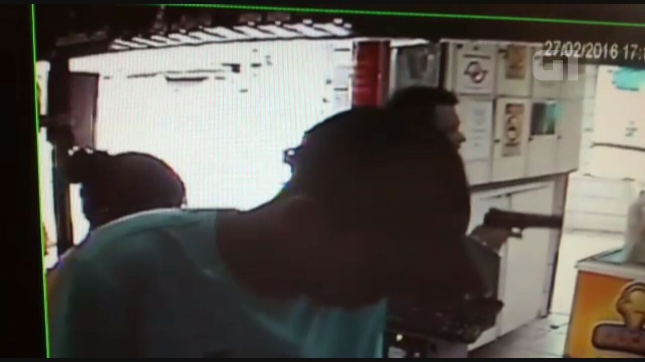 Vídeo: Criminosos assaltam padaria em Santos | Santos e Região | G1 Vídeo: Criminosos assaltam padaria em Santos | Santos e Região | G1